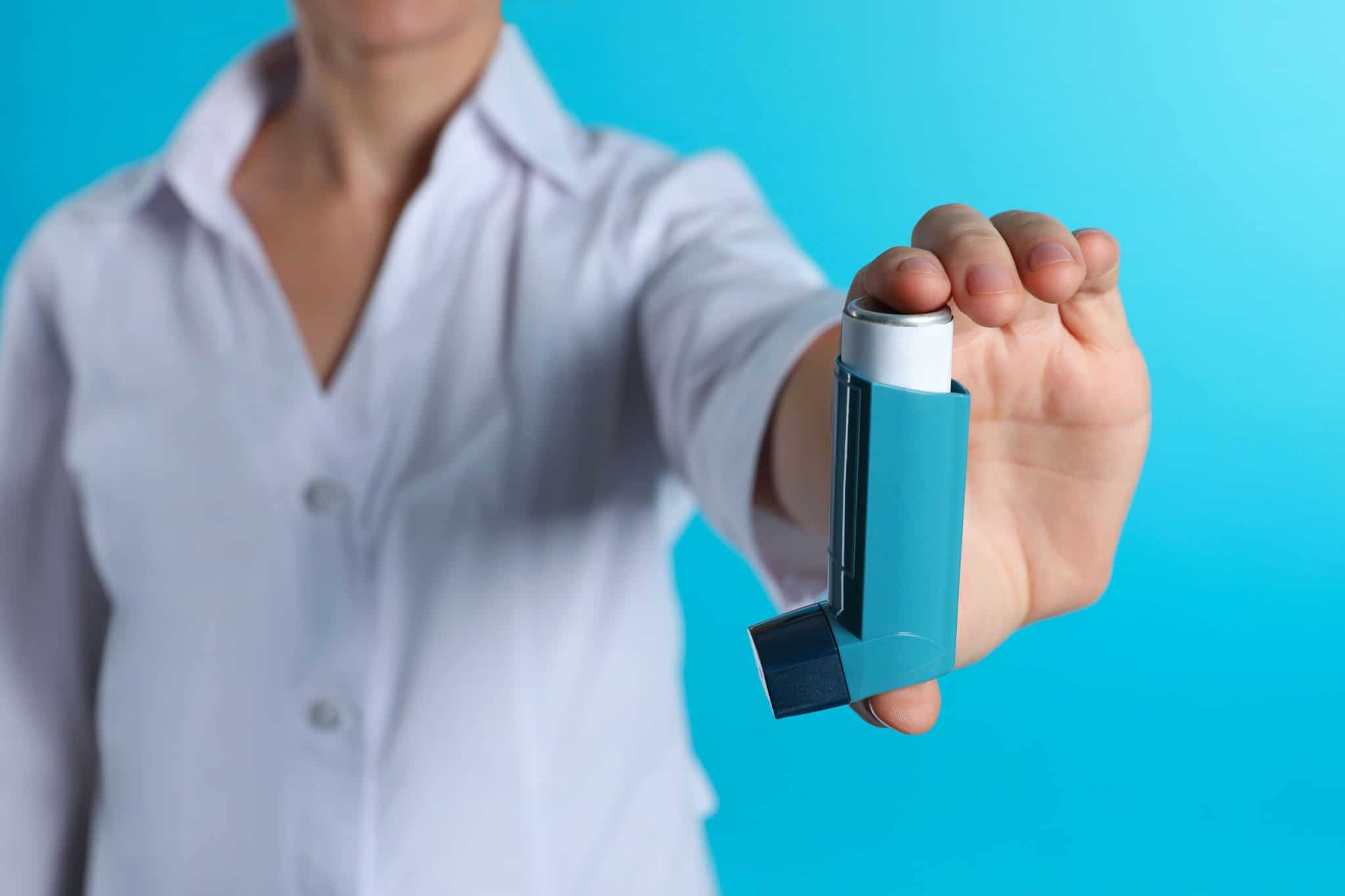 What Is a Blue Inhaler for? How, Why, and When To Use It ...