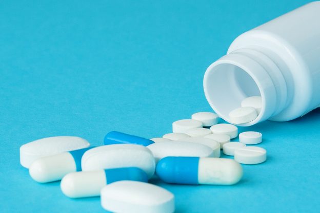Are You Supposed to Swallow Capsules? The Right Way, With Advice